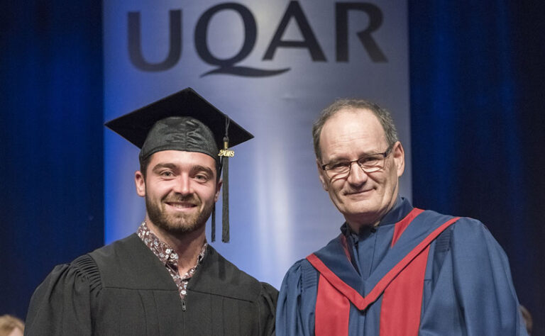 Plus de 15 000 diplômes remis à des finissants de l’UQAR campus de Lévis - Université du Québec ...