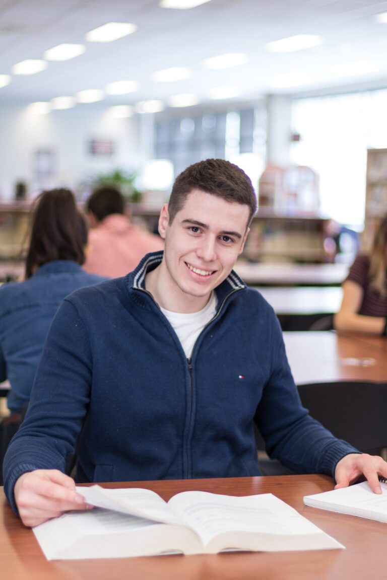 Simon Caron - Université du Québec à Rimouski