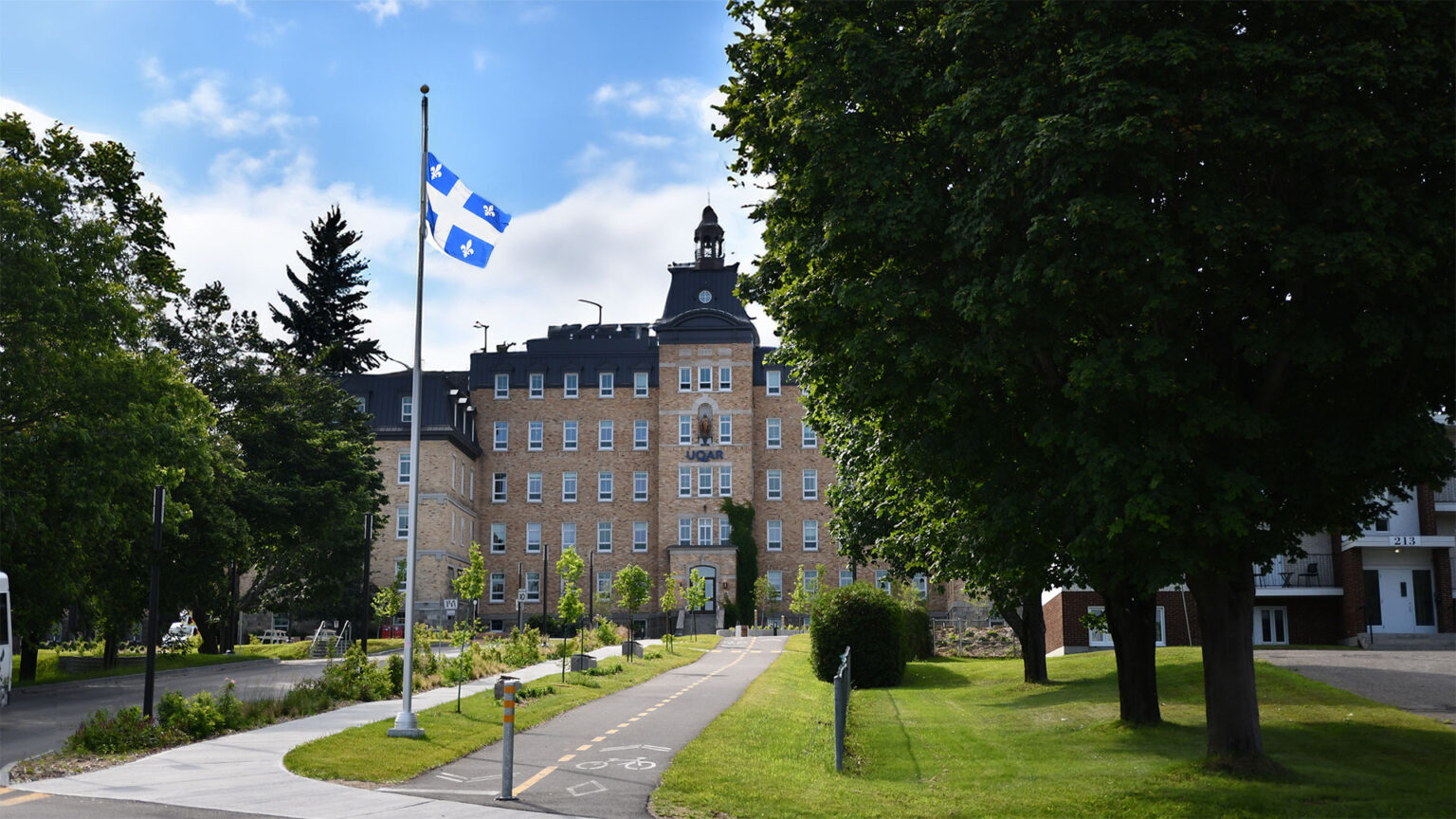 Candidatures recherchées - Université du Québec à Rimouski