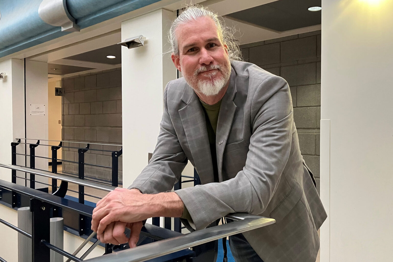 Le professeur Frédéric Banville publie un essai sur le stress au ...